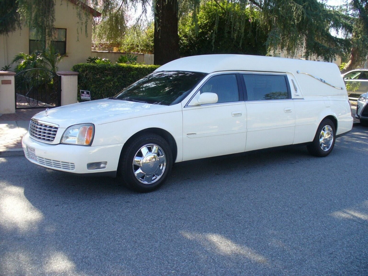 2000 Cadillac Deville hearse [pristine shape] for sale